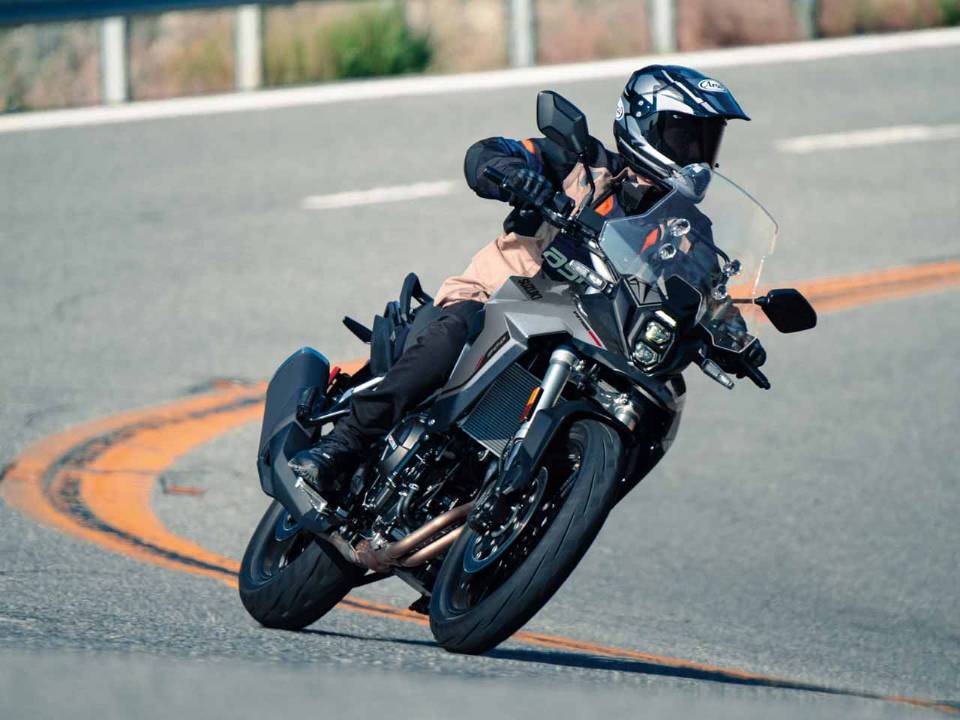 Suzuki V-Strom 800 ganha novas cores em sua linha 2026 no Brasil - MOTOO
